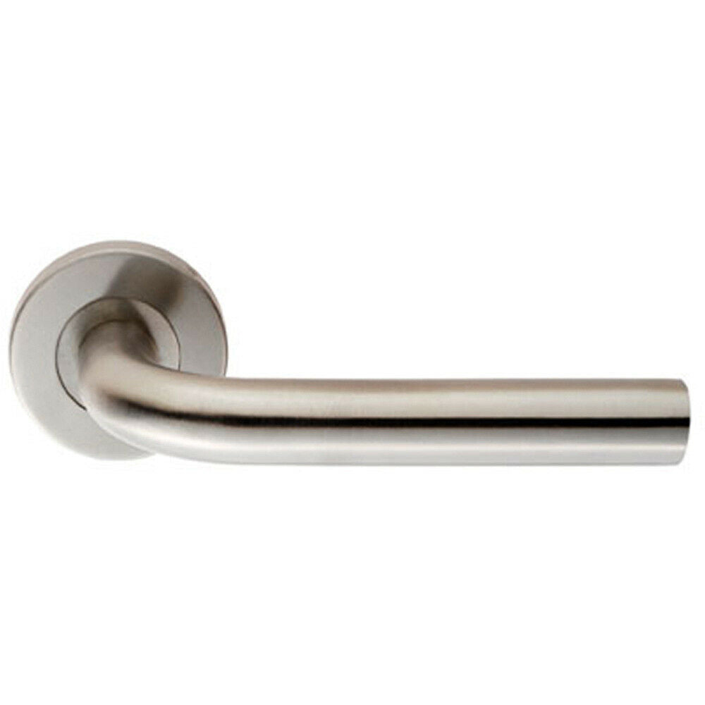 PAIR 19mm Straight Round Bar Handle on Round Rose — LoopsDirect